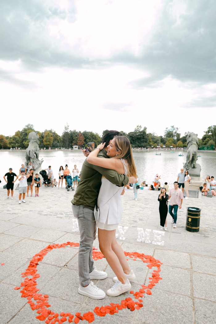 La pedida de mano en Madrid de una pareja de mexicanos